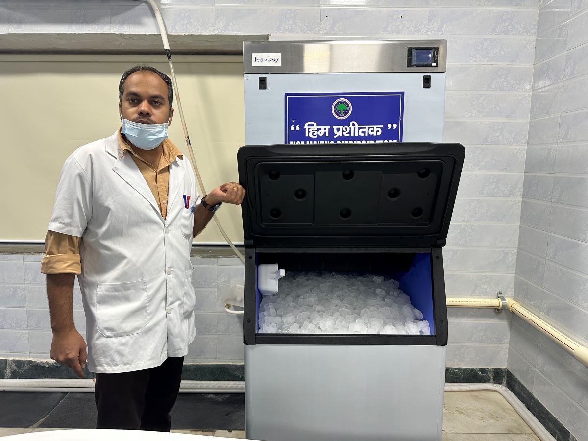 Ice baths and ventilators: India's hospitals adapt to killer heat ...